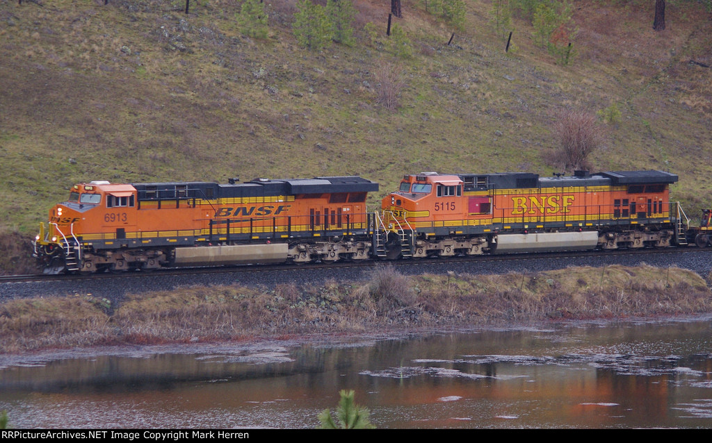 BNSF 6913 East